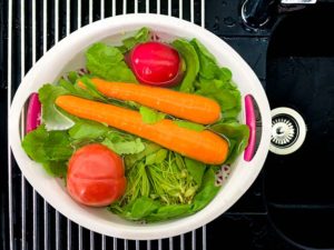 How Long Should I Soak Vegetables in Vinegar for Cleaning? - MyHomeDwelling